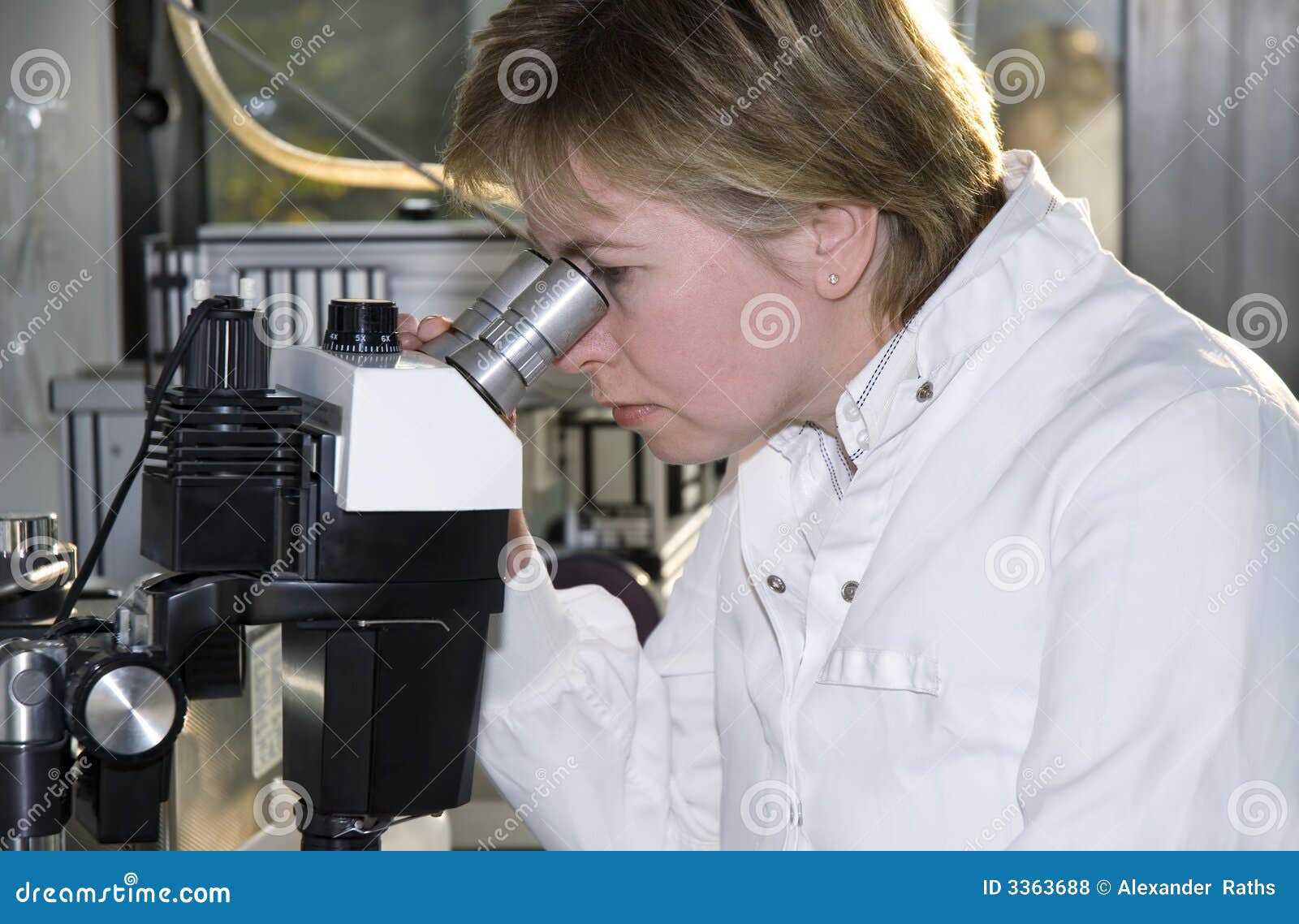 Het werk in laboratorium stock foto. Image of chemisch - 3363688
