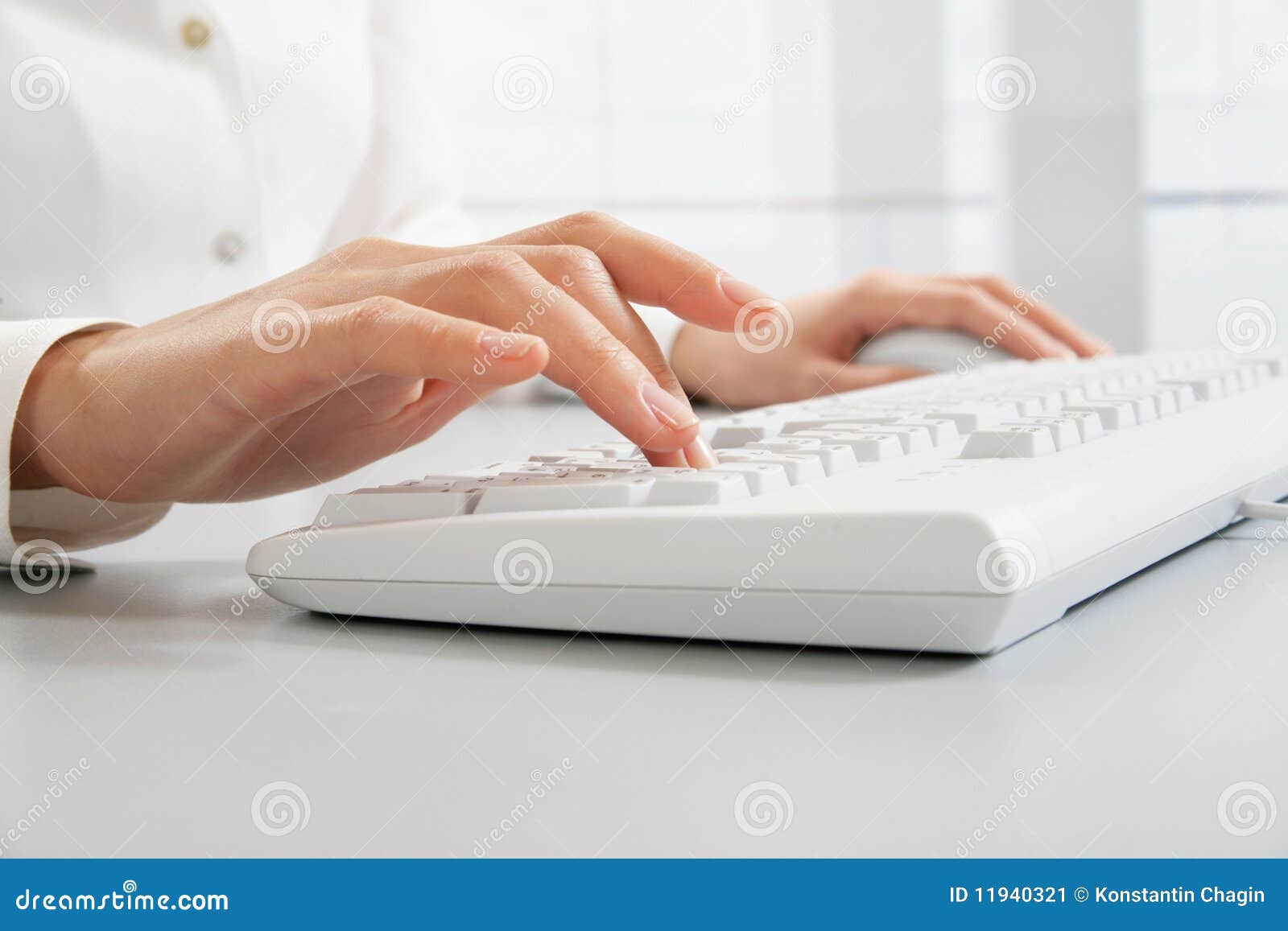 Het werk van de computer stock afbeelding. Image of collectief - 11940321