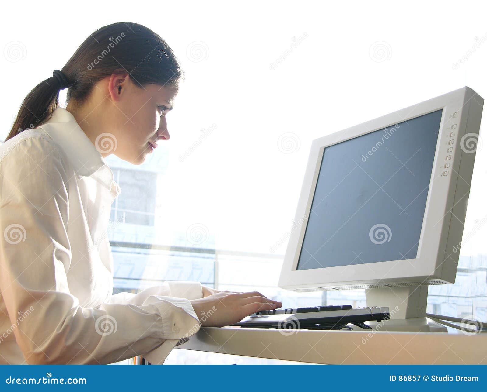 Het werk van de computer stock afbeelding. Image of type - 86857