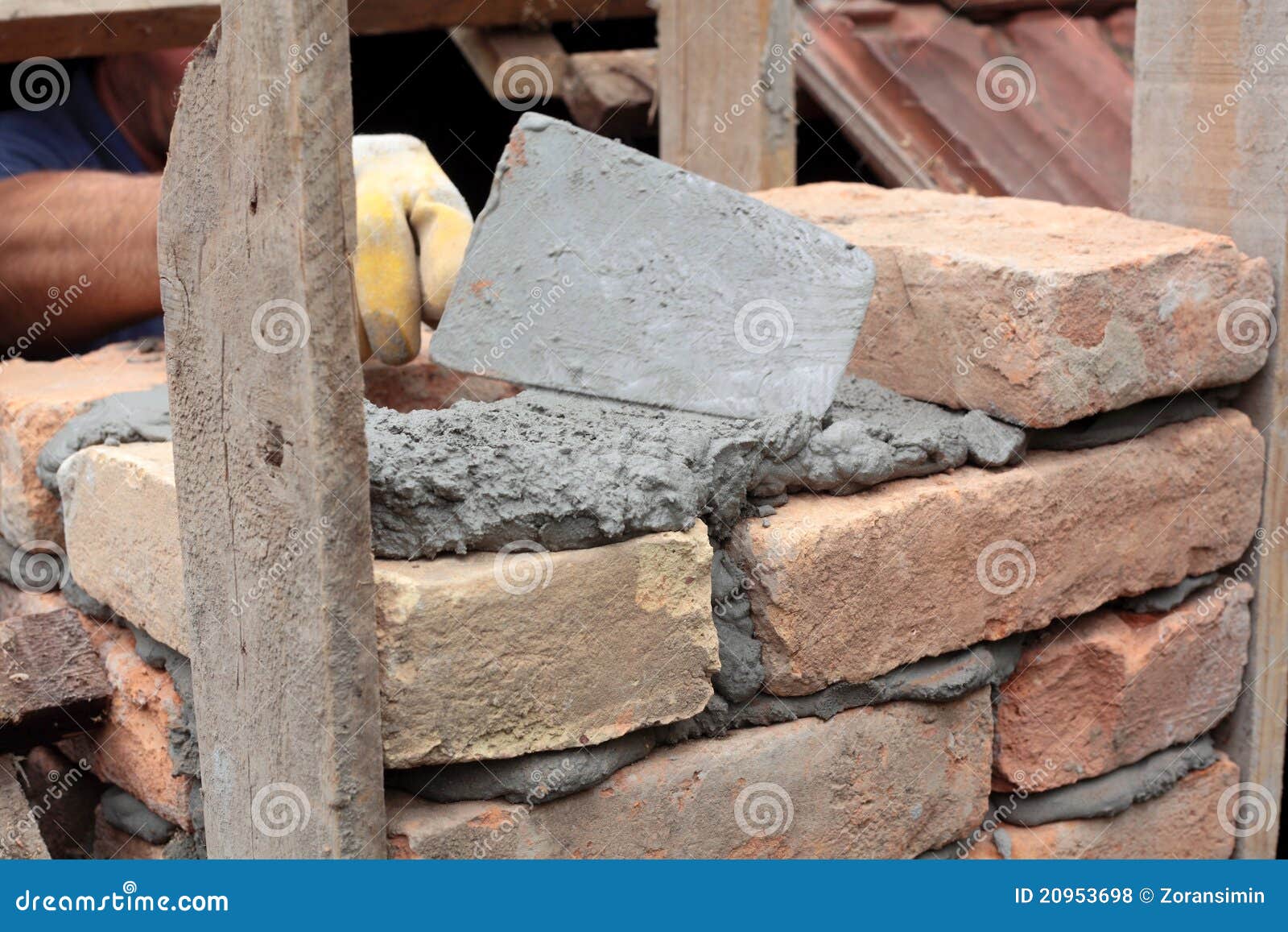 Het werk van de metselaar stock foto. Image of baan, handgemaakt - 20953698