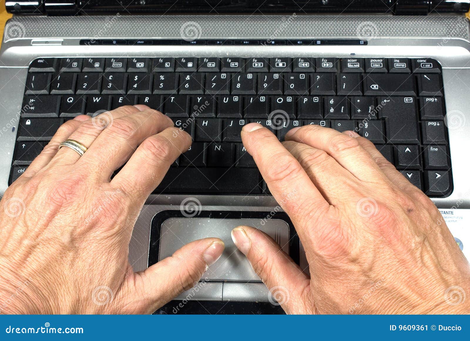 Het werken met computers stock afbeelding. Image of tewerkgesteld - 9609361