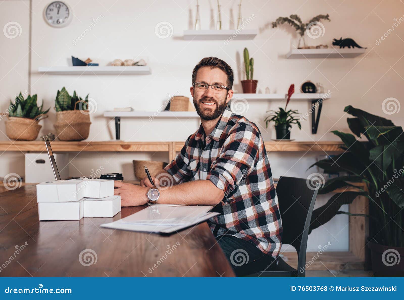 Het Werken Van Huis Was Ooit Het Beste Idee Stock Foto - Image of ...