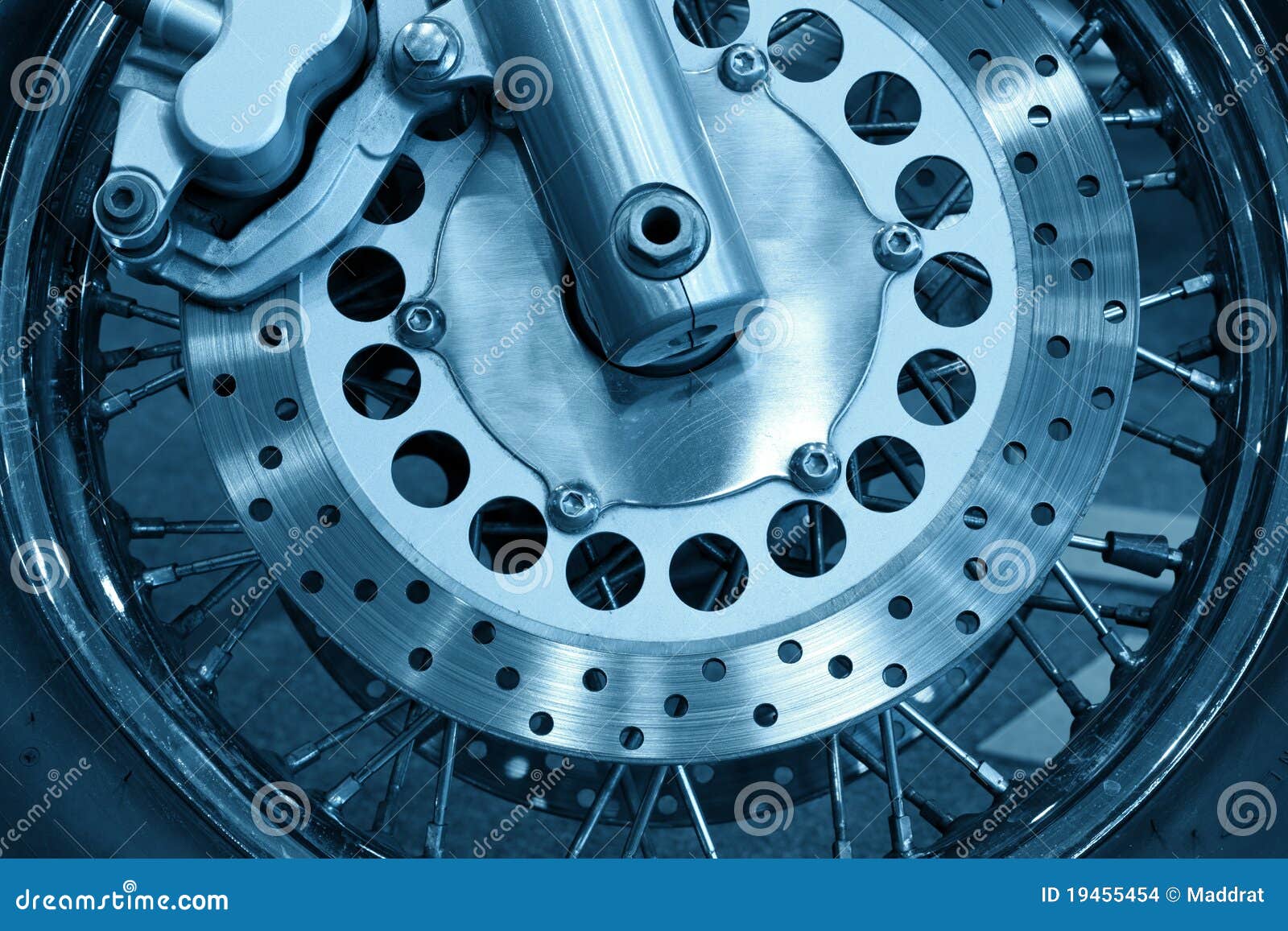 Het wiel van de motorfiets stock foto. Image of staal - 19455454