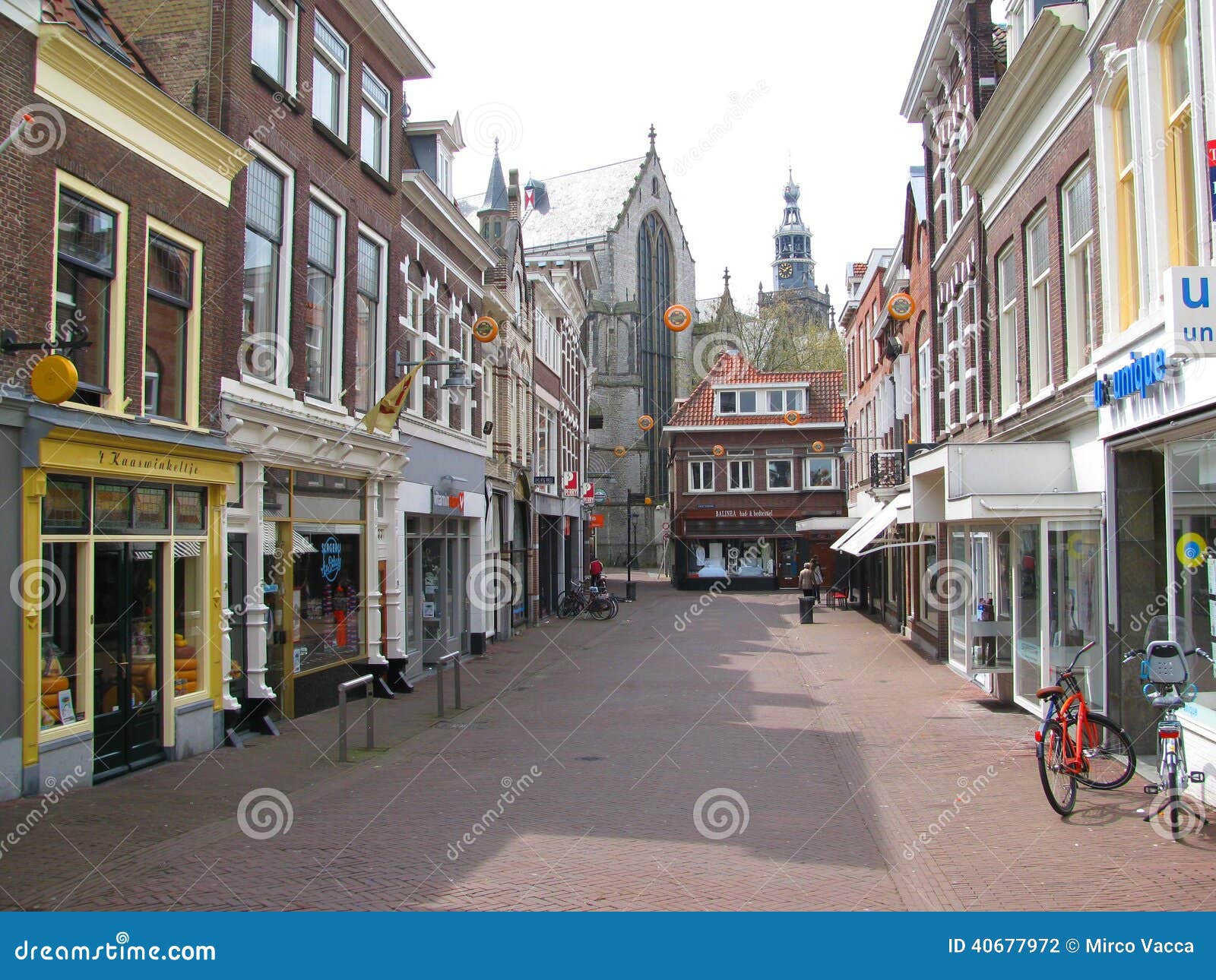 Het winkelen straat Delft redactionele fotografie. Image of nederlands ...