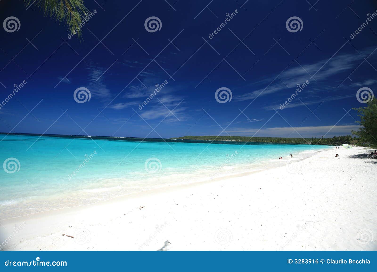 Het Witte Strand Van Het Zand Stock Foto - Image of wolk, oceaan: 3283916