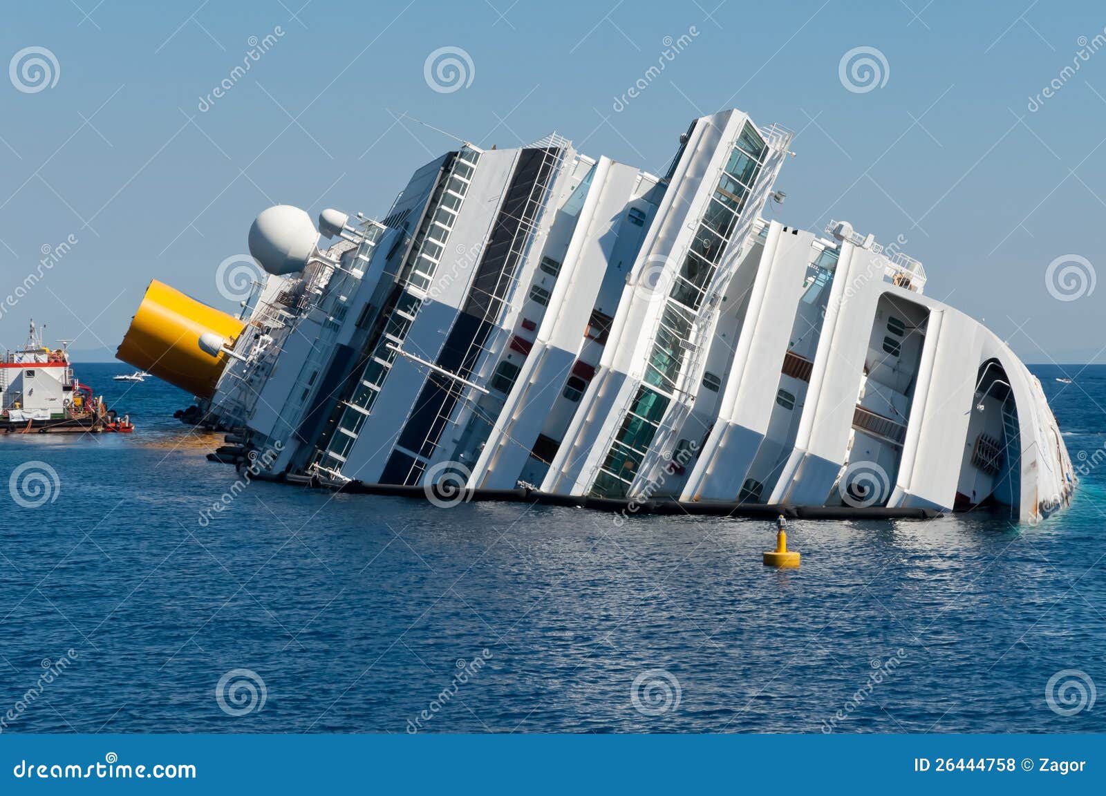 Het wrak stock foto. Image of reis, ramp, rotsen, wereld - 26444758