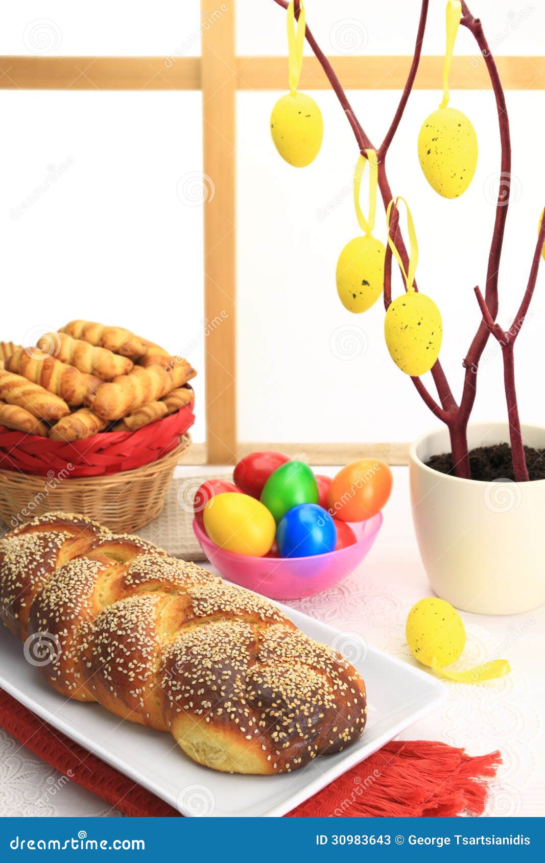 Het zoete brood van Pasen stock afbeelding. Image of griekenland - 30983643