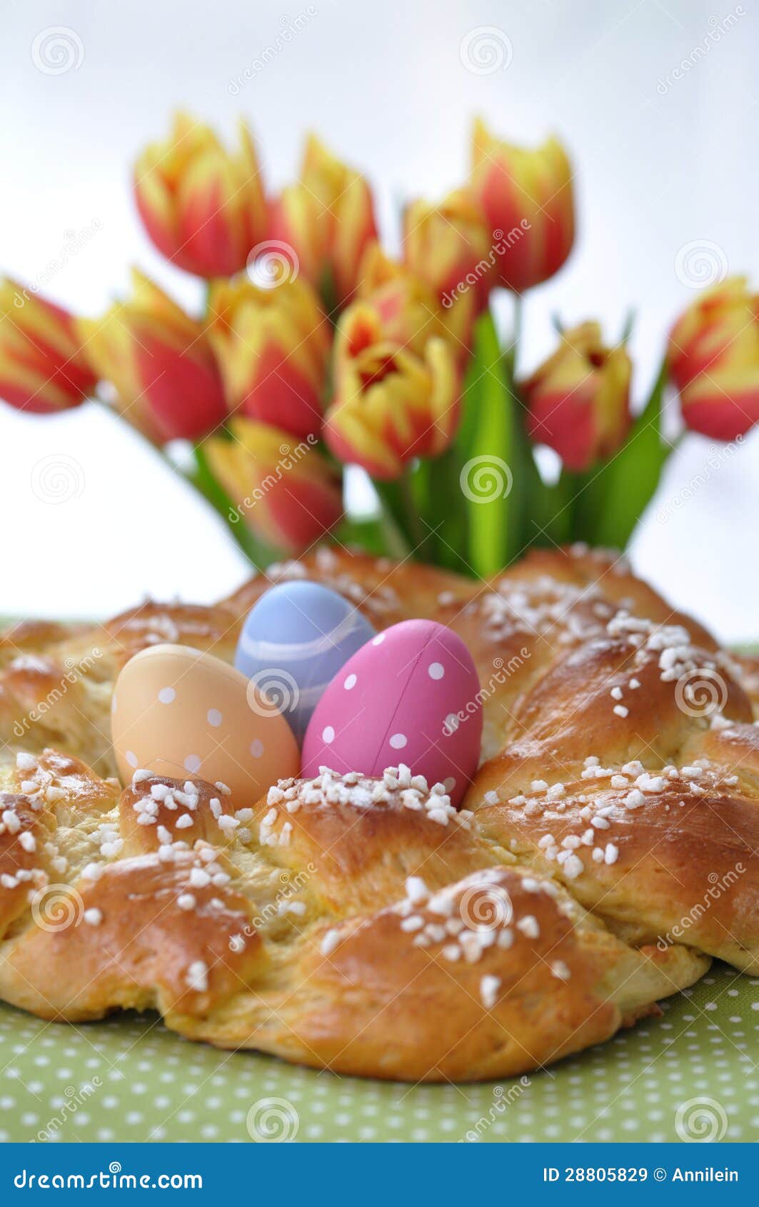 Het Zoete Duitse Brood Van Pasen Stock Afbeelding - Image of leuk, vers ...