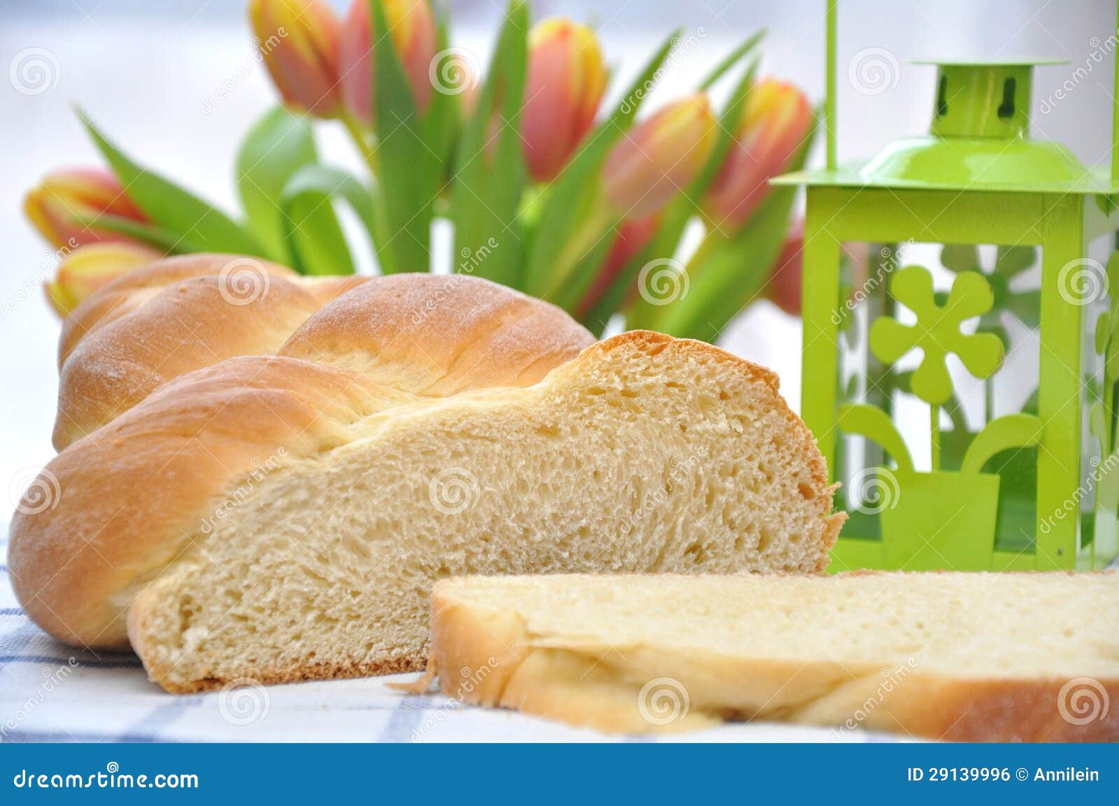 Het Zoete Duitse Brood Van Pasen Stock Foto - Image of bakkerij, cijfer ...