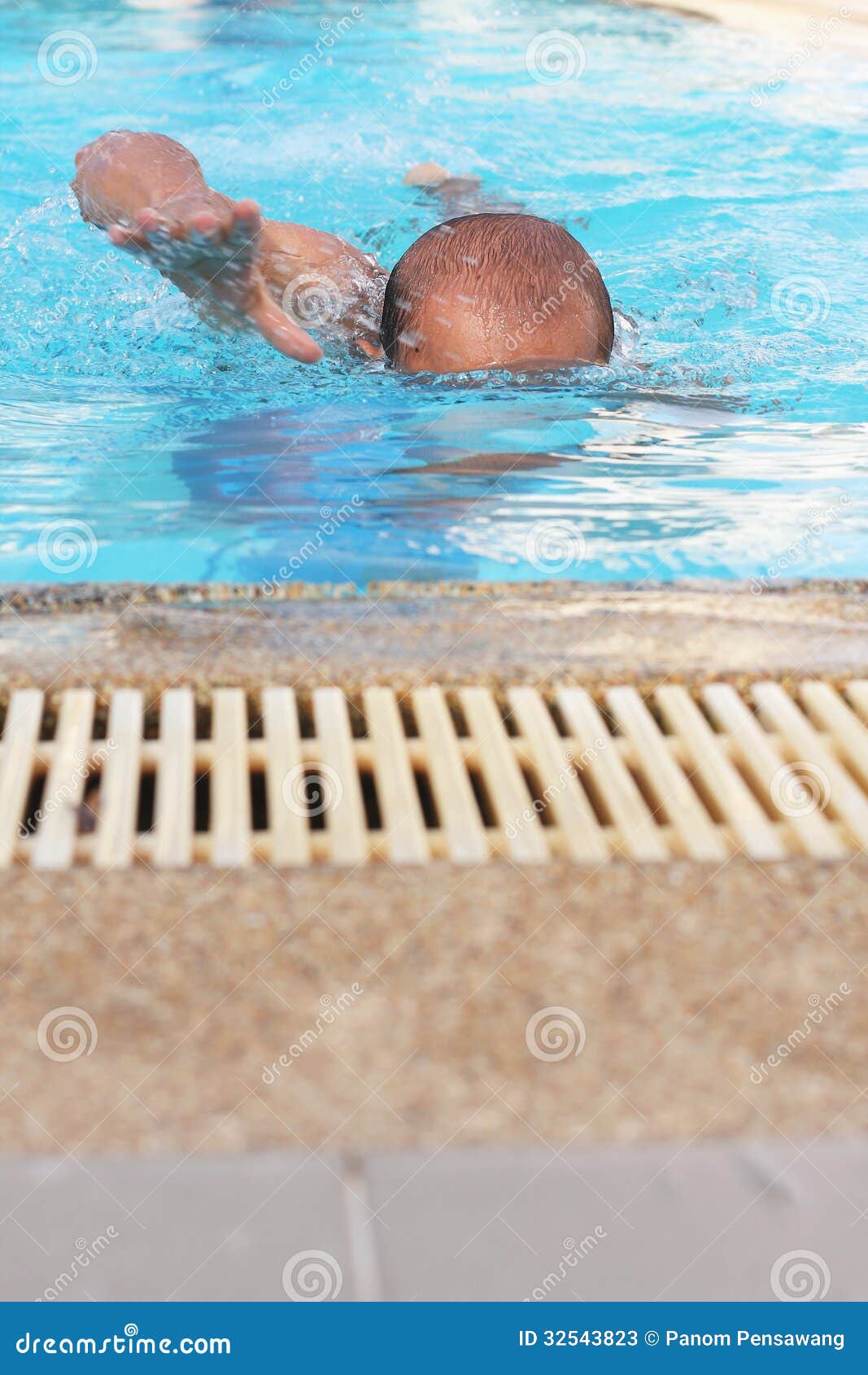 Het zwemmen van mensen. stock afbeelding. Image of mensen - 32543823