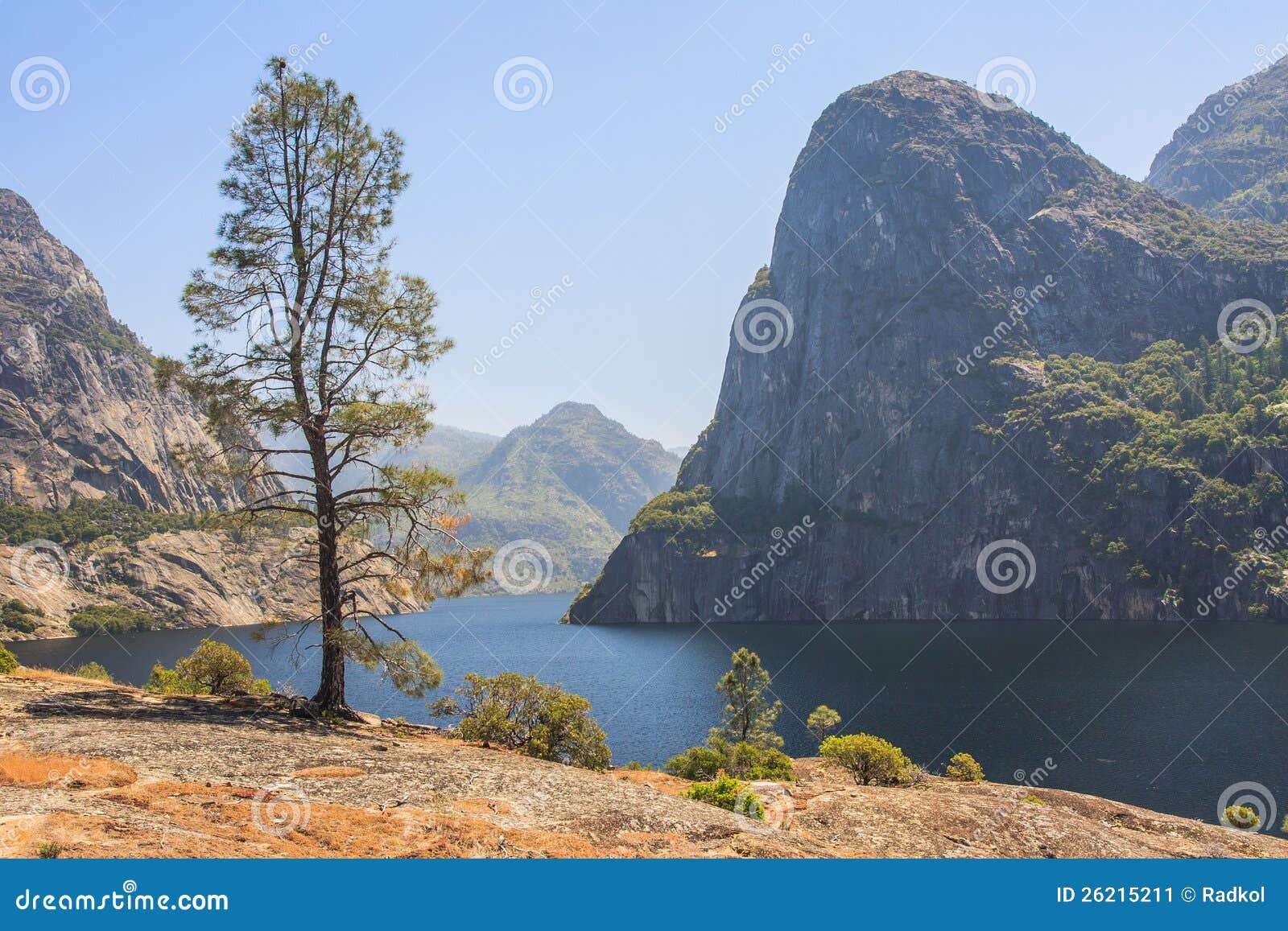 Hetch Hetchy Valley stock image. Image of park, water - 26215211