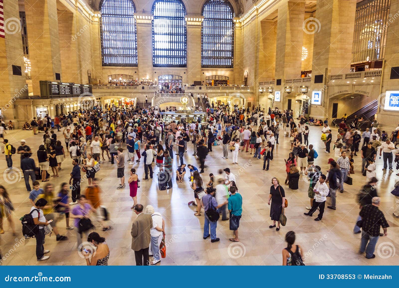 Heure De Pointe Dans La Station Centrale Grande Photo stock éditorial ...