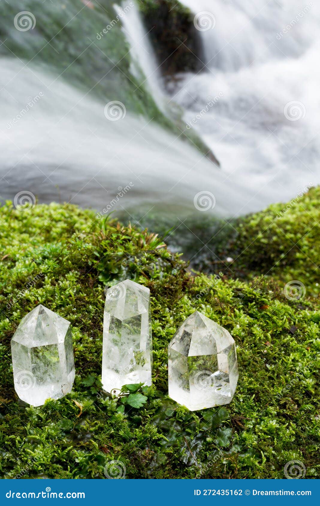 Hexagonal quartz crystal stock photo. Image of verdure - 272435162