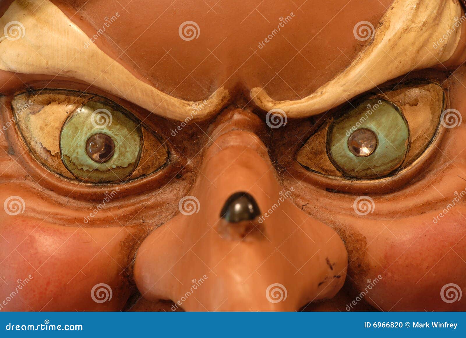 Hexe-Augen stockfoto. Bild von übel, feiertag, furchtsam - 6966820