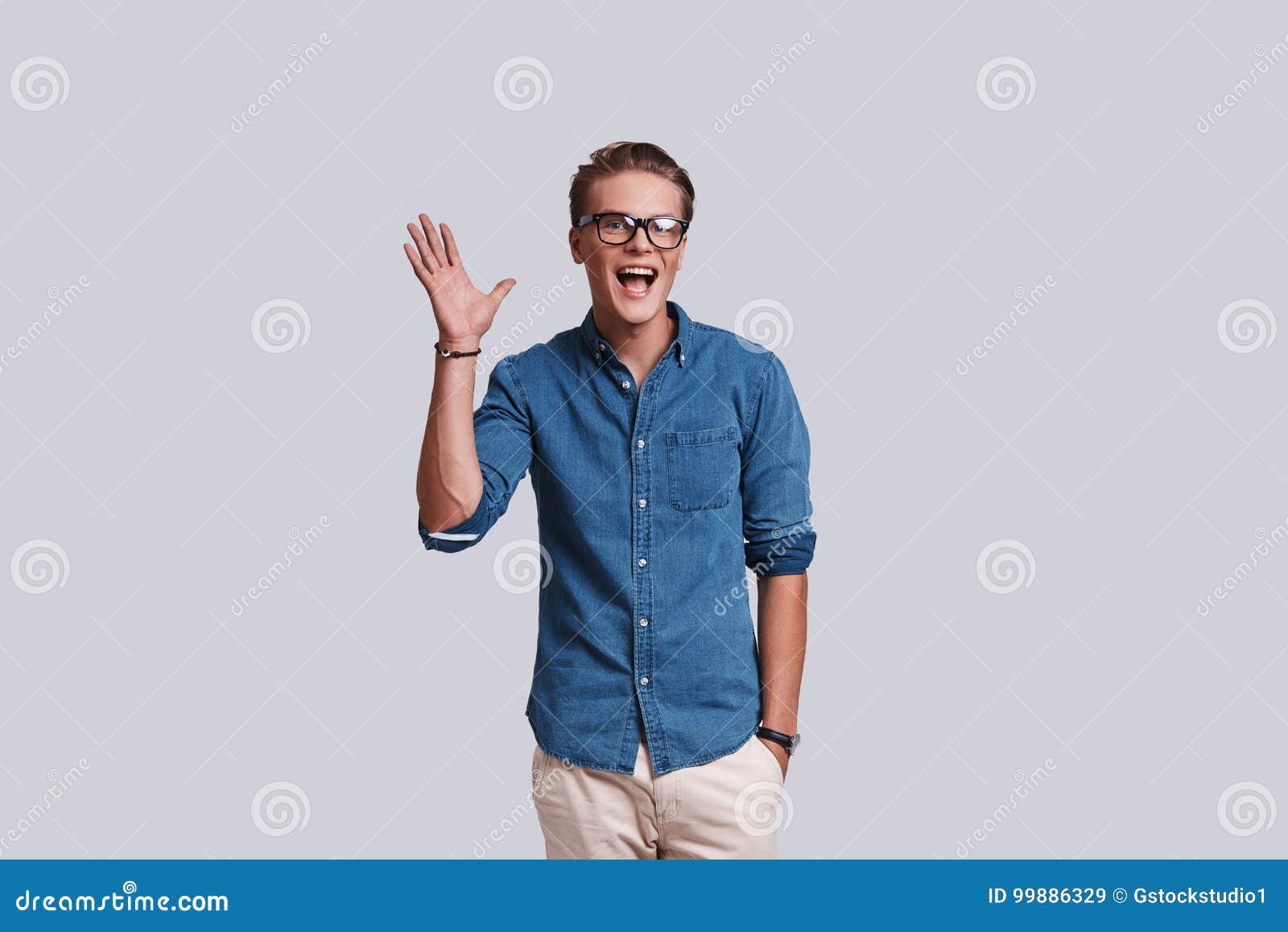 Hey! immagine stock. Immagine di fotocamera, affascinante - 99886329