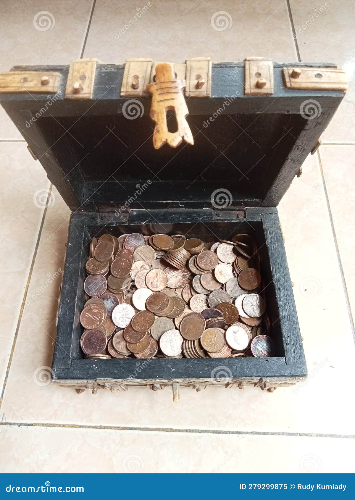 A Hidden Treasure Full of Cent Coins Stock Image - Image of numismatic ...