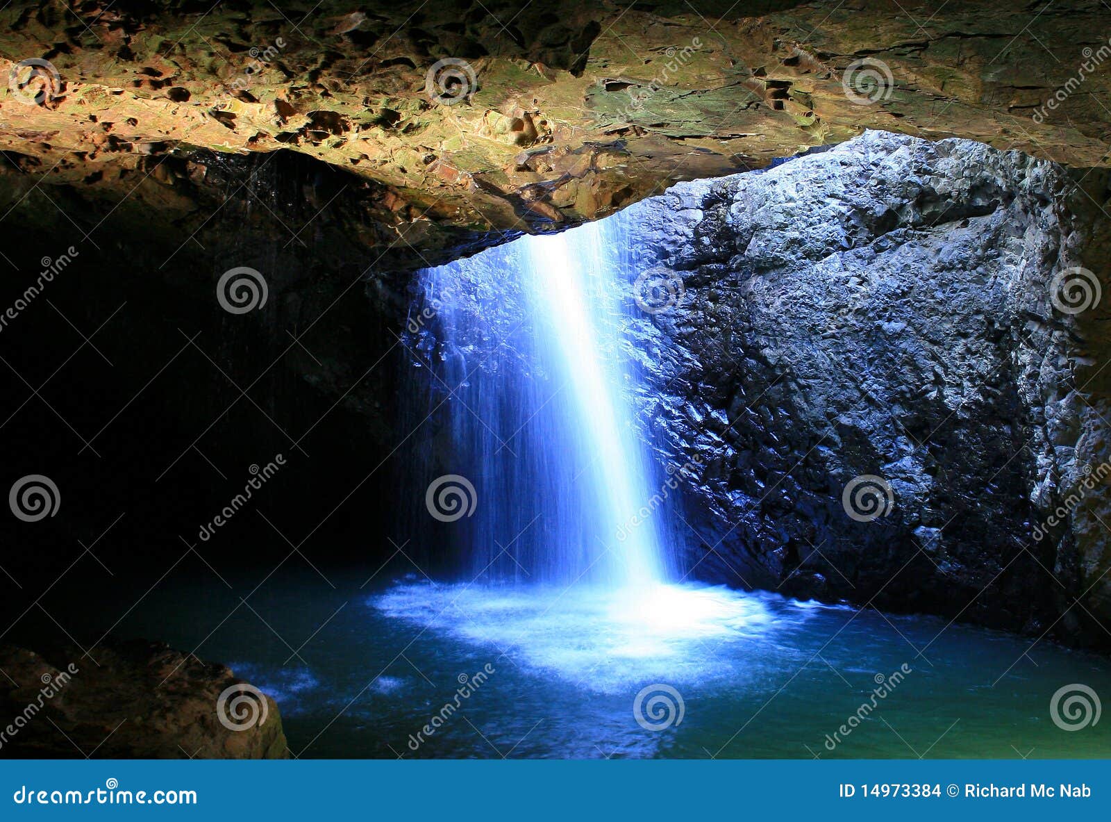 Hidden Waterfall stock photo. Image of cracks, hole, flow - 14973384