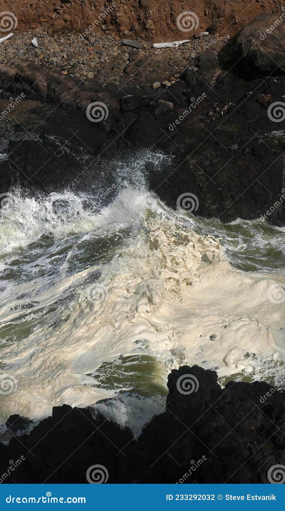 Hide Tide Waves Foam in Devil`s Churn Stock Photo - Image of churn ...