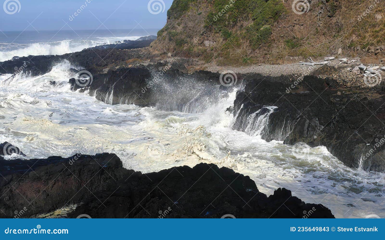 Hide Tide Waves Foam in Devil`s Churn Stock Image - Image of ocean ...