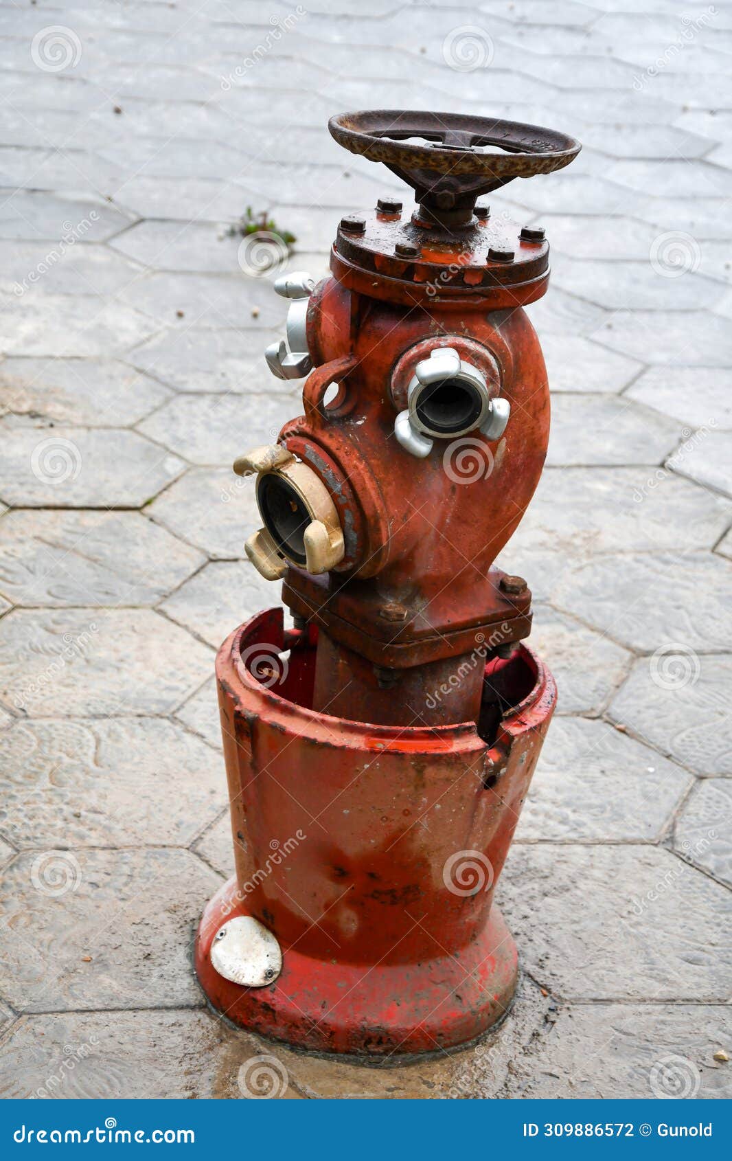 Hidrante De Fuego Rojo Vintage En Palma De Mallorca Foto de archivo ... Hidrante De Fuego Rojo Vintage En Palma De Mallorca Foto de archivo ...