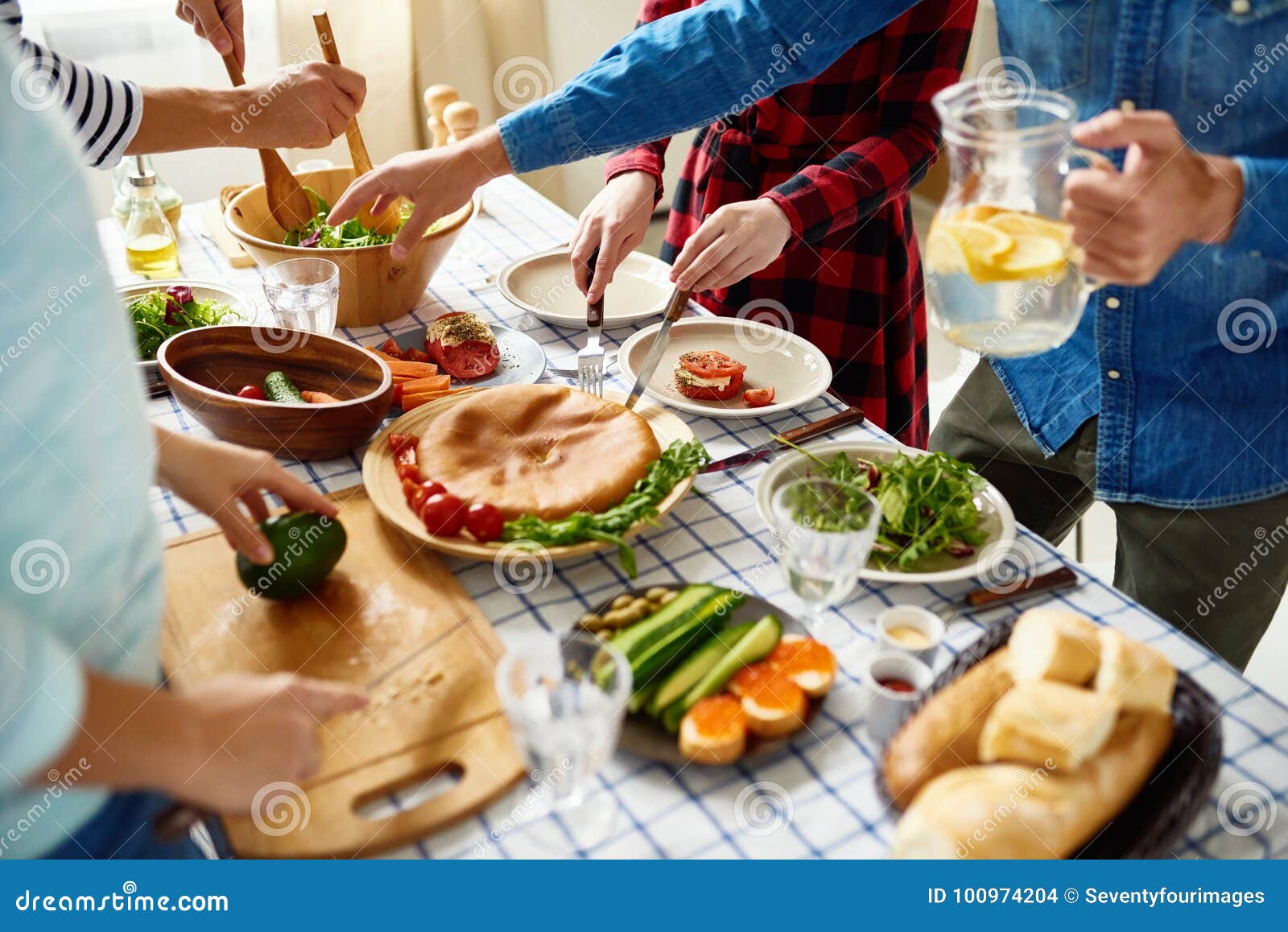 People Making Dinner Together Stock Photo - Image of cutting, meeting ...