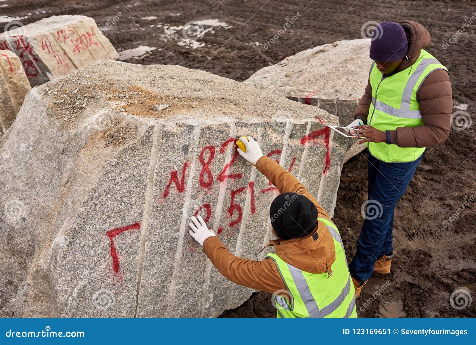 Workers Marking Granit stock image. Image of outdoors - 123169651