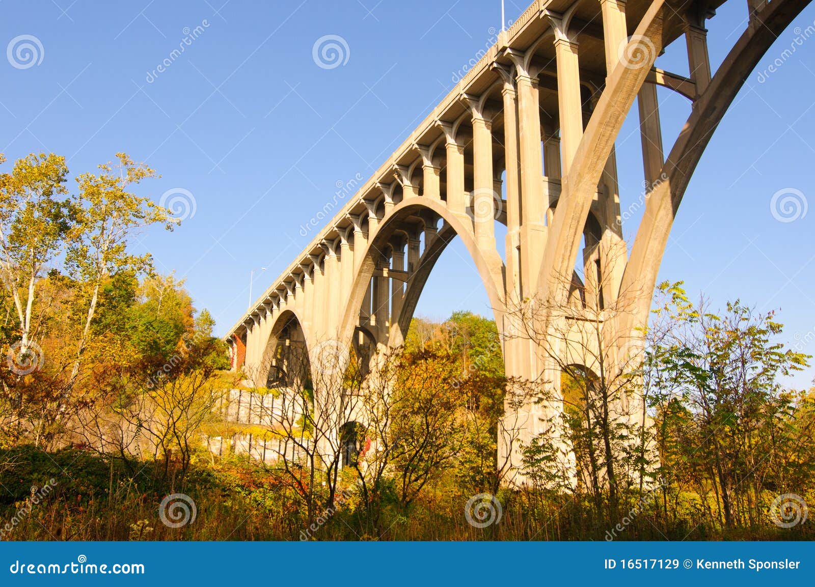 High arch bridge stock image. Image of autumn, nature - 16517129