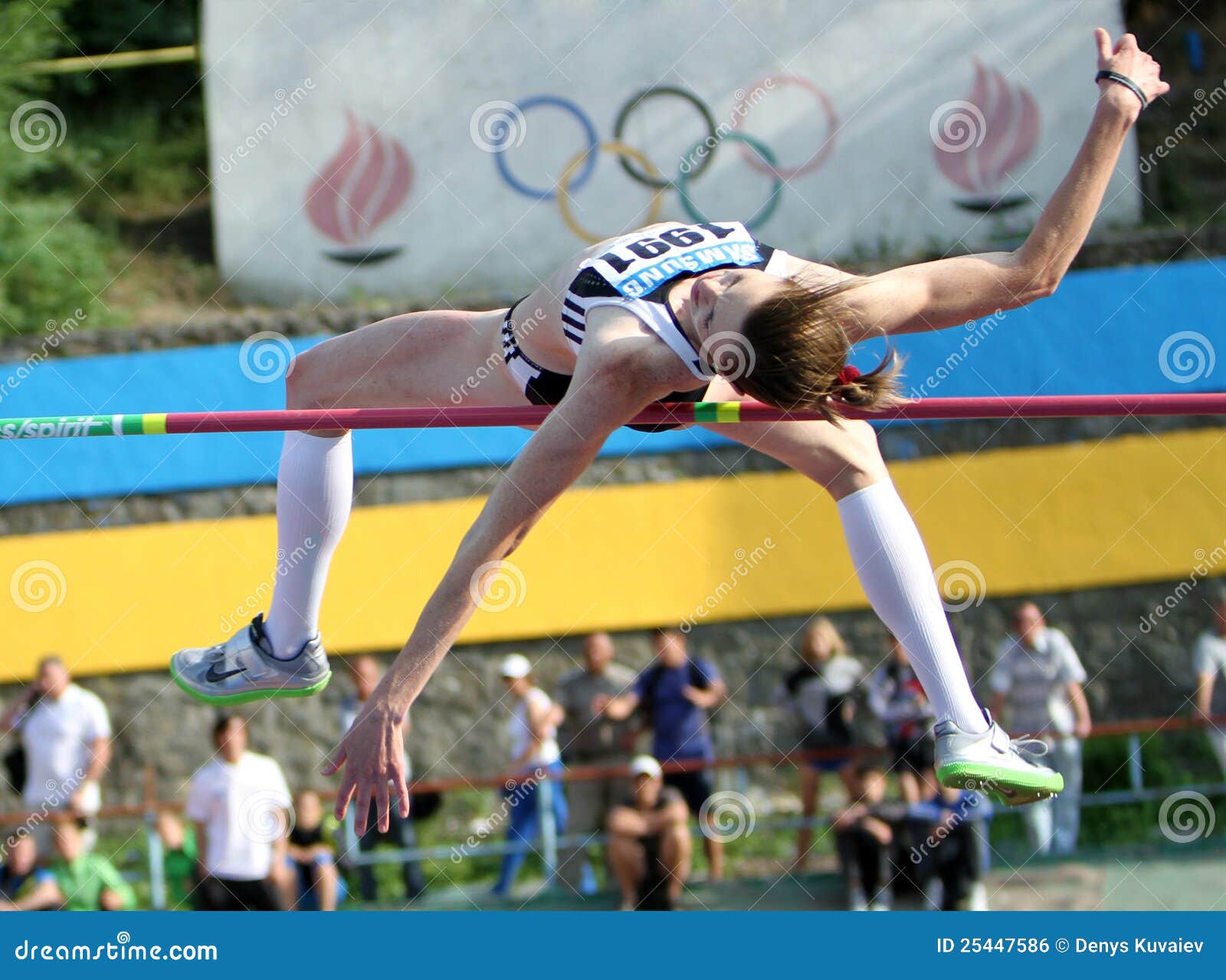 High jump editorial photo. Image of championship, heptathlon - 25447586