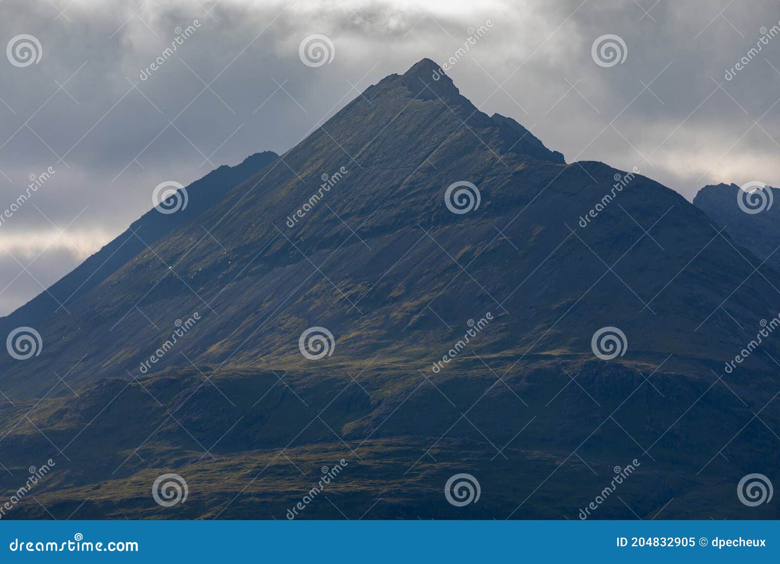 High Peak Isle of Skye stock image. Image of dusk, hill - 204832905