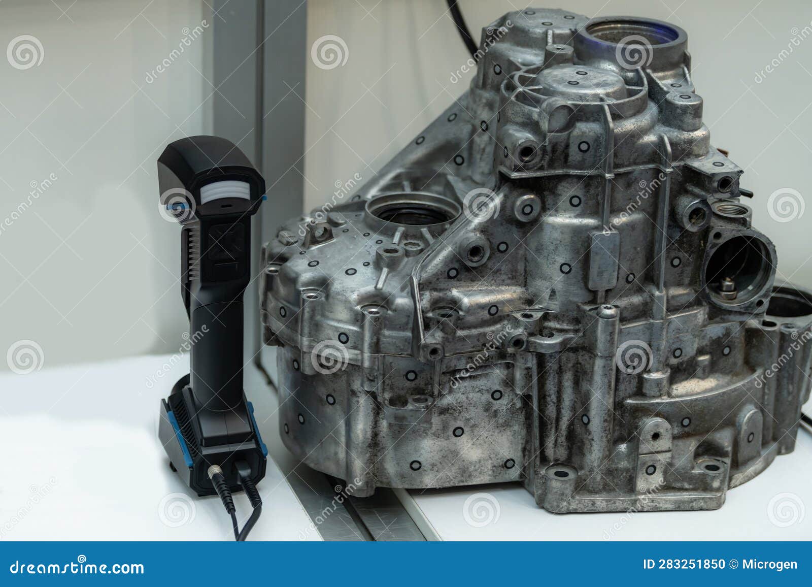 High-Precision Portable Handheld Laser 3D Scanner Stock Photo - Image ...