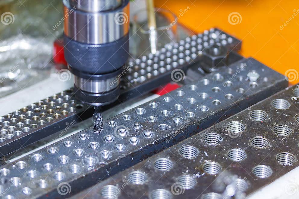 High Precision Thread Tapping Machine with Workpiece and Tapping Tool ...