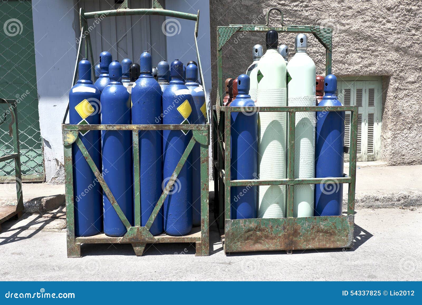 Medical Nitrogen Canister Stock Photos - Free & Royalty-Free Stock ...