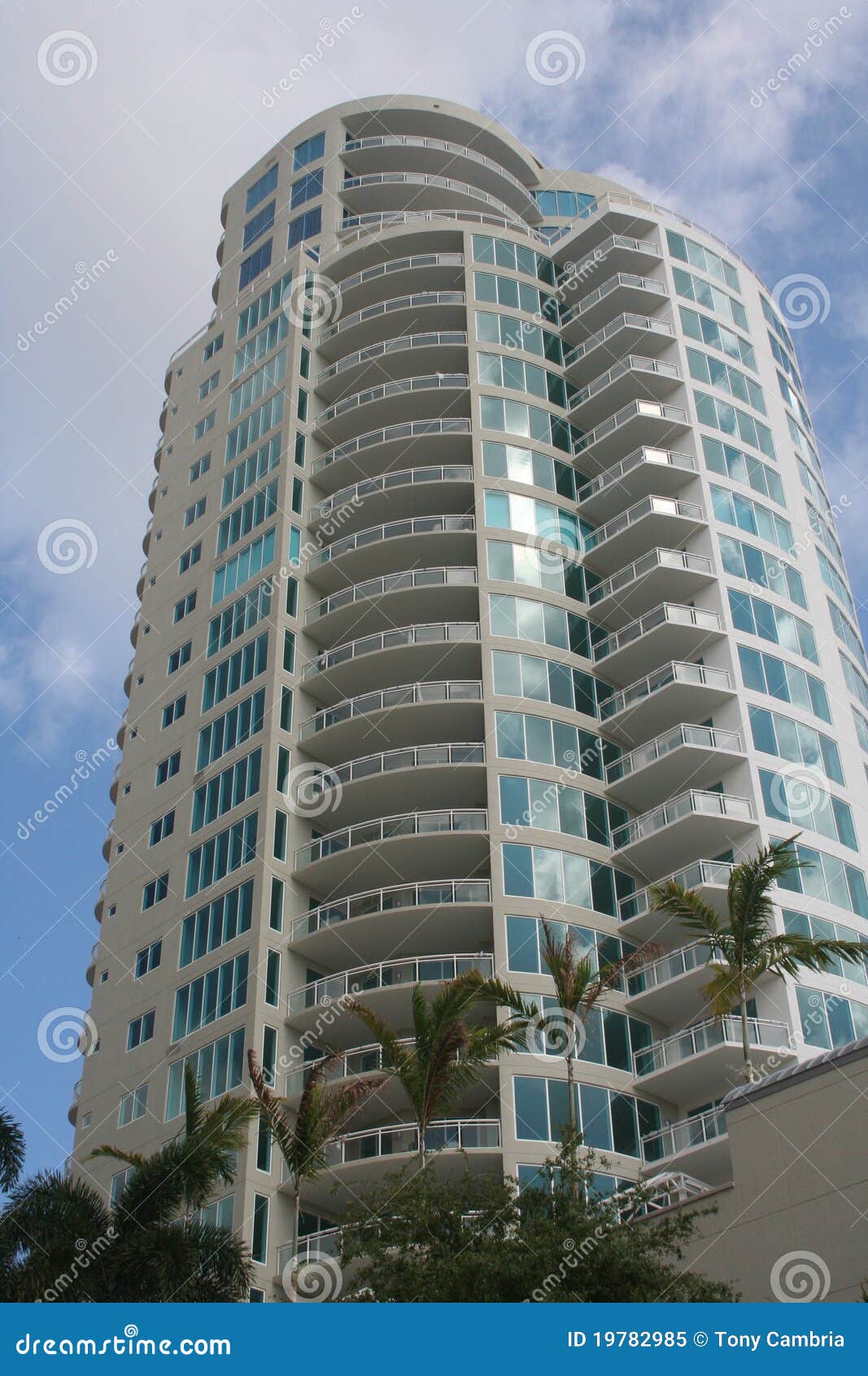 High Rise Condo stock image. Image of florida, tropical - 19782985