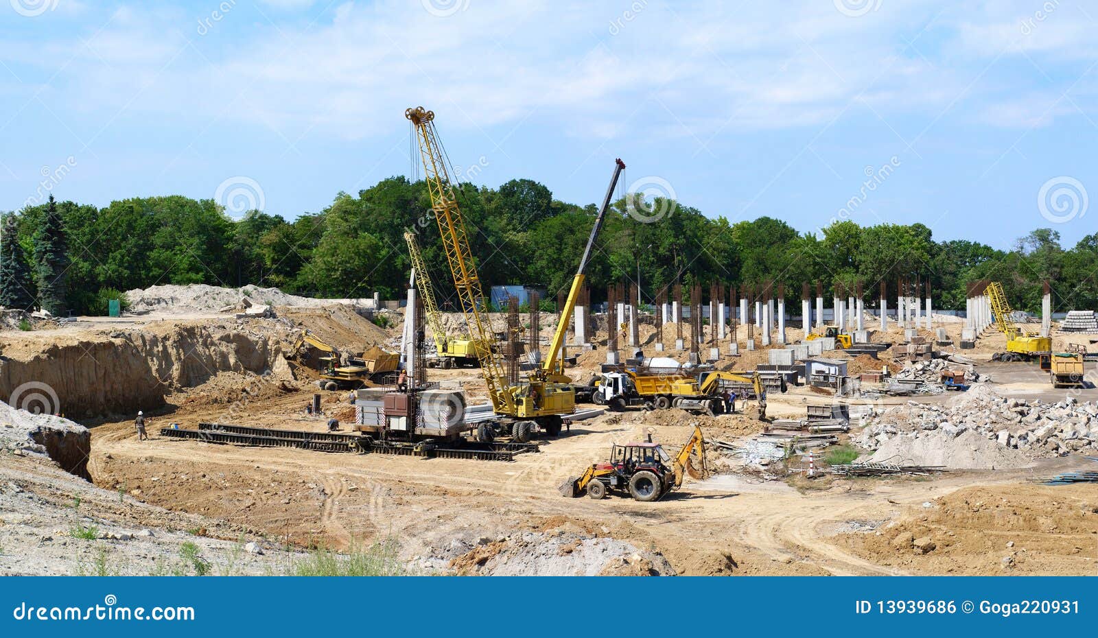 High rise construction stock photo. Image of bulldozer - 13939686