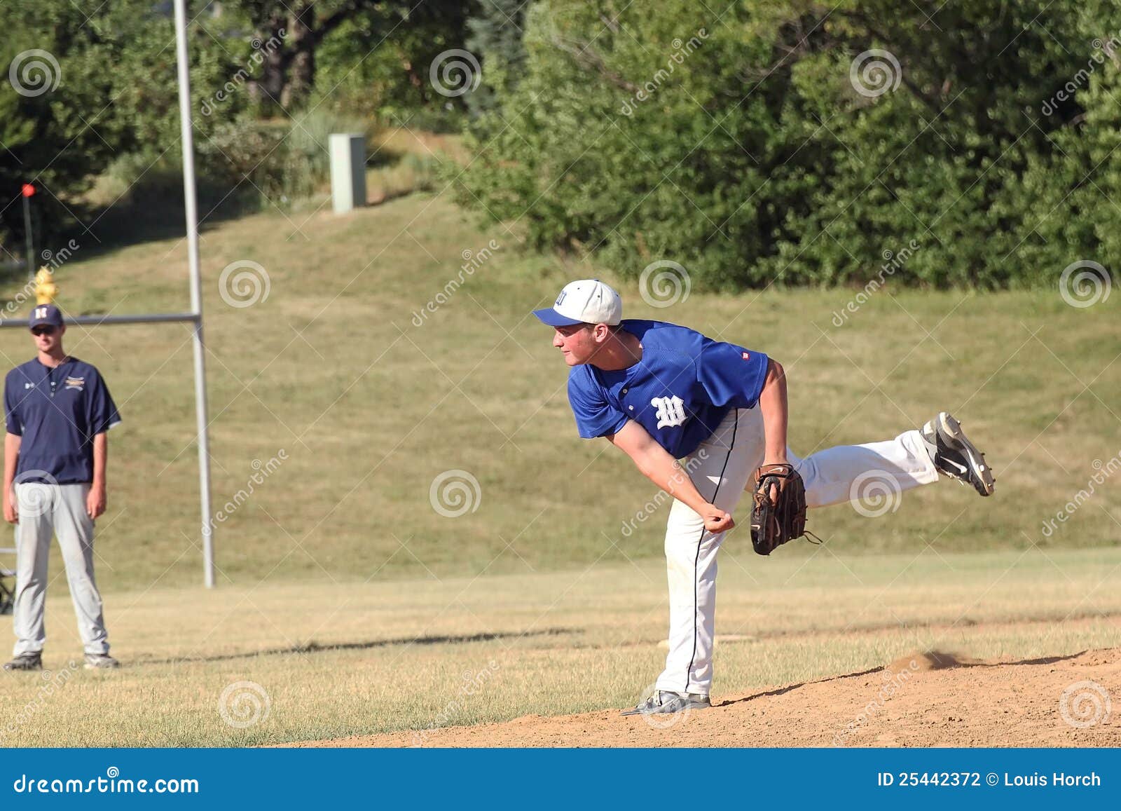 High School Baseball editorial photography. Image of batting - 25442372