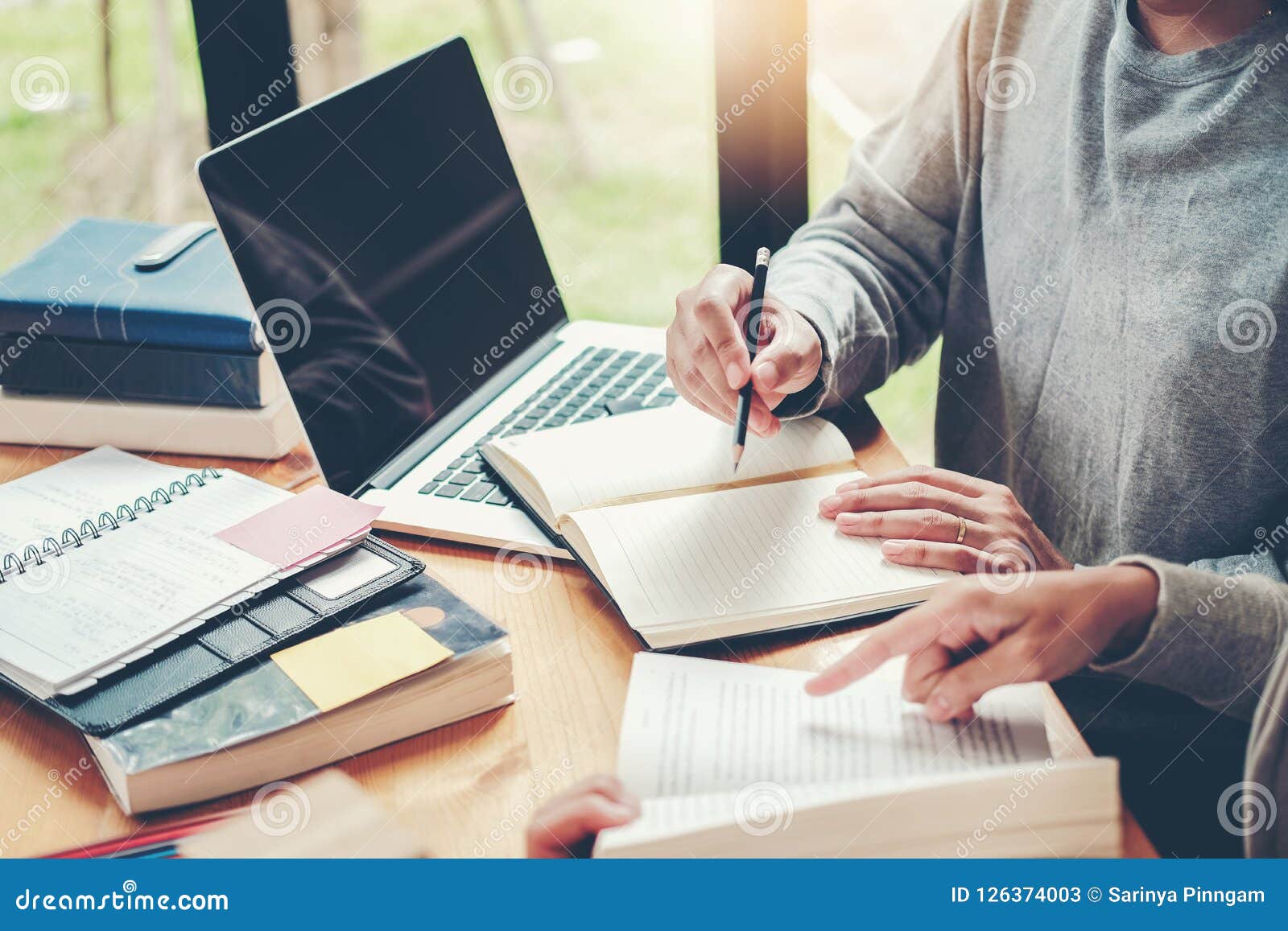 College Students Reading