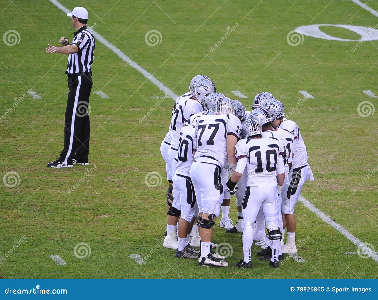 High School Football Game editorial image. Image of teamwork - 78826865