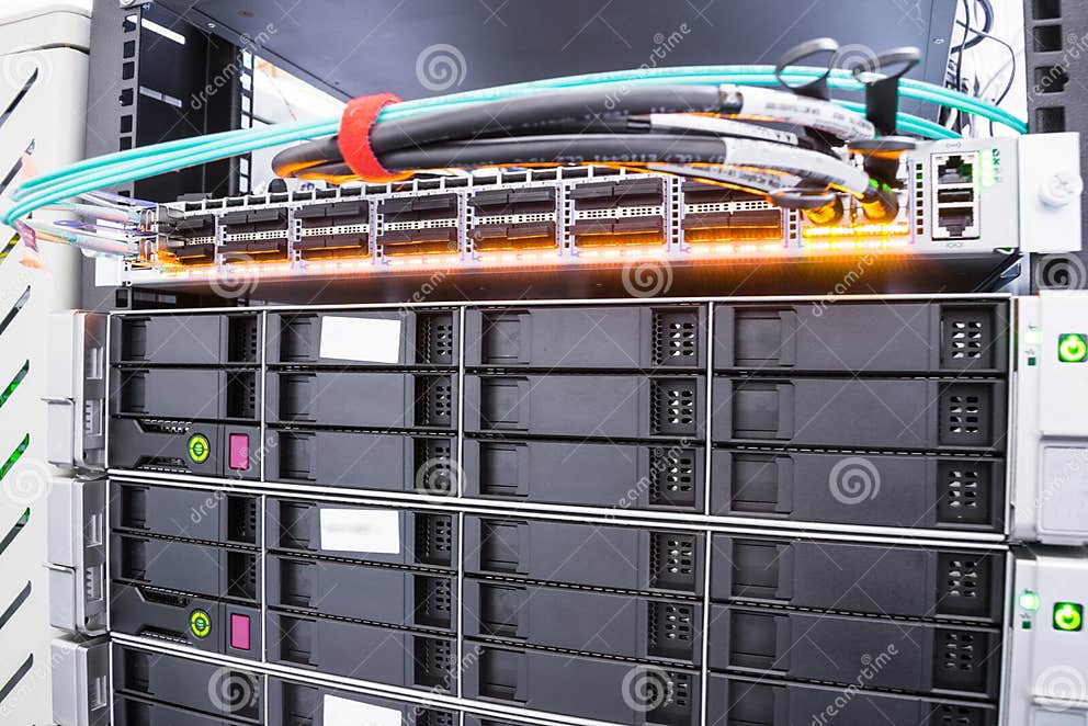 High-speed Connection of Servers To the Managed Switch. Cloud ...
