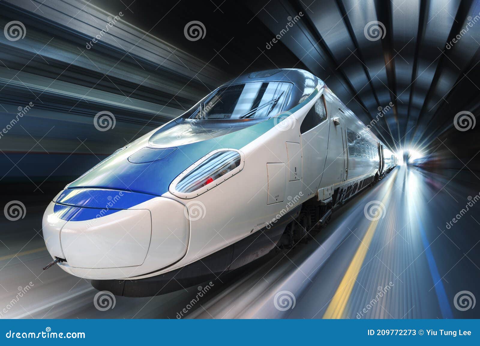 High Speed Super Streamlined Train Stock Image - Image of carriage ...