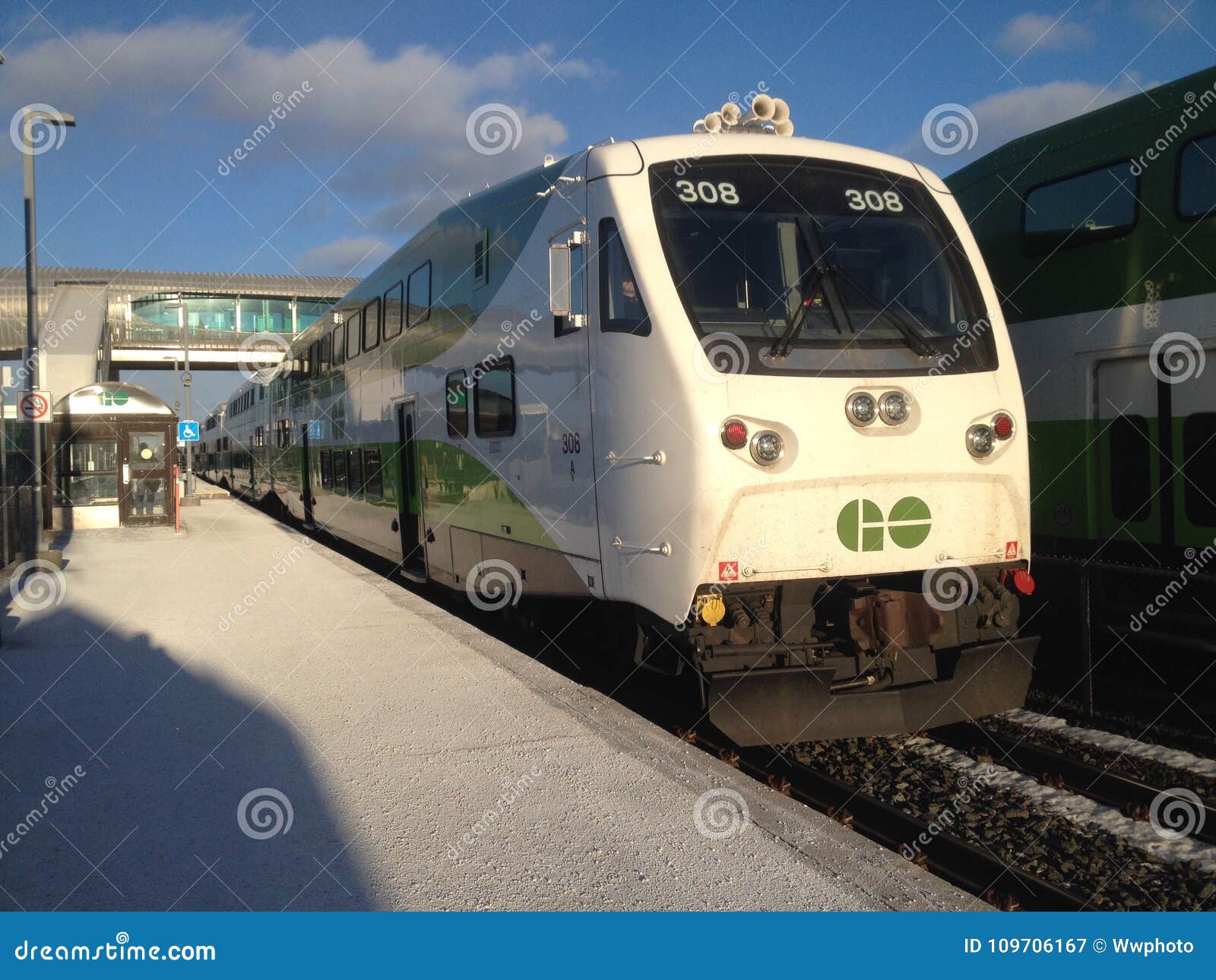 Go transit train editorial photography. Image of stands - 109706167