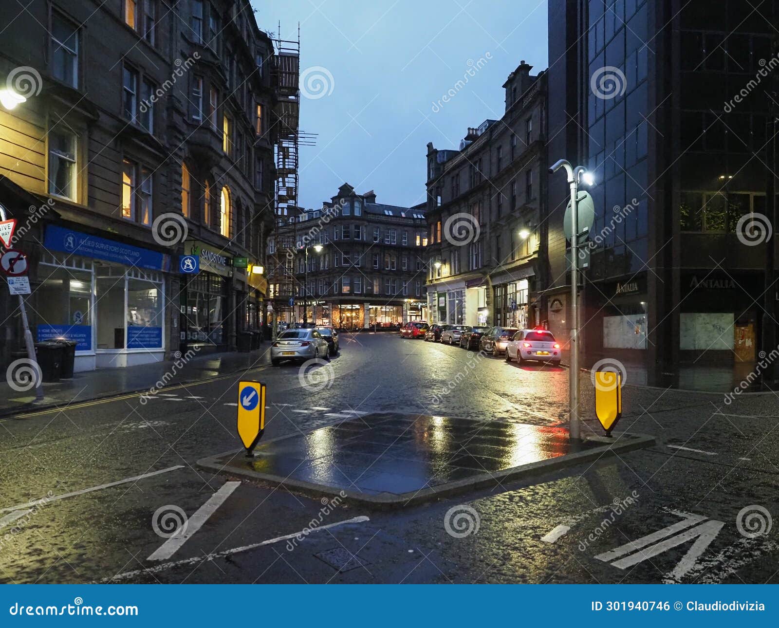 High Street at Night in Dundee Editorial Photo - Image of road, great ...