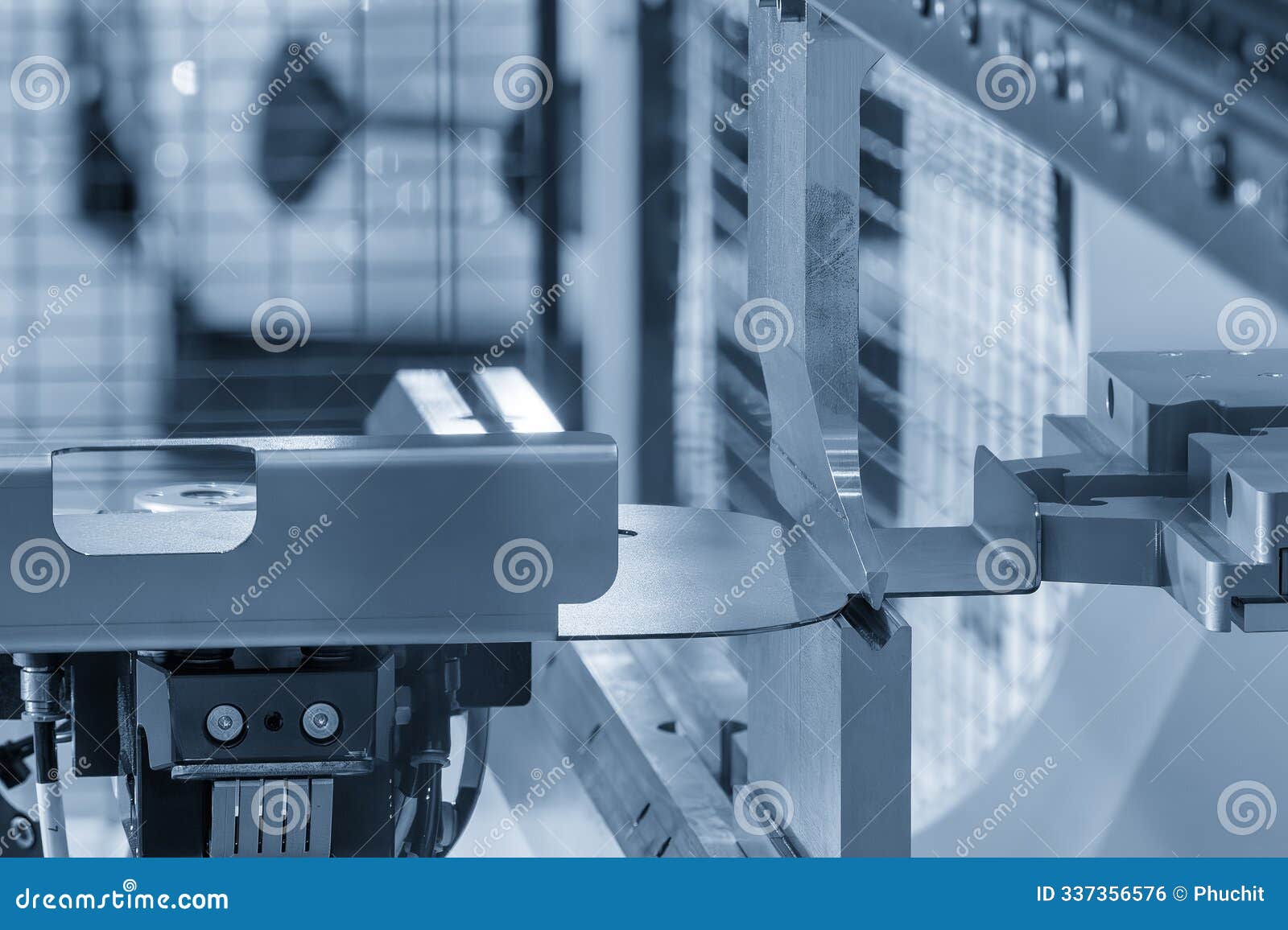 The High Technology Material Handling at Press Brake Bending Machine by ...