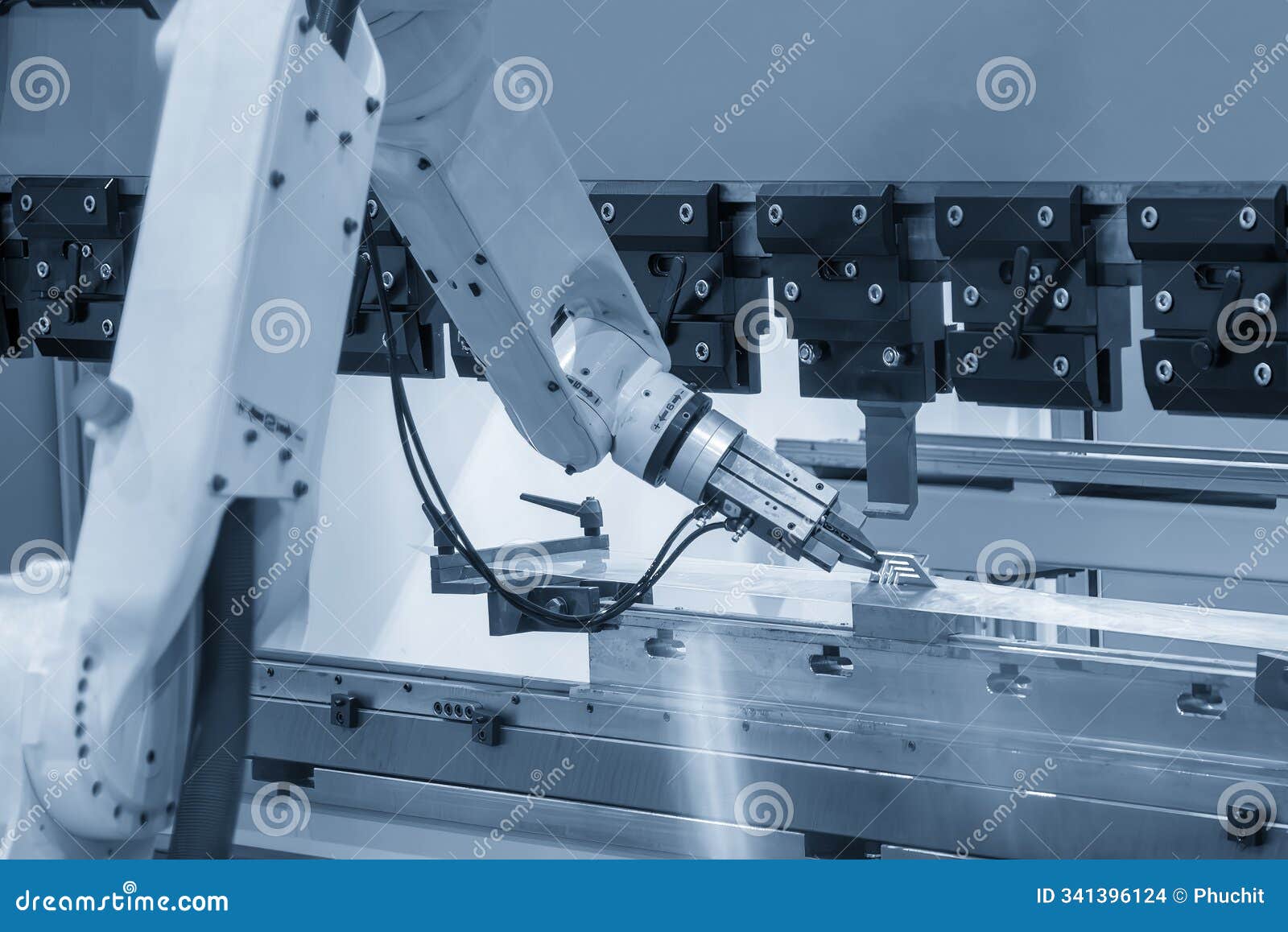 The High Technology Material Handling at Press Brake Bending Machine by ...