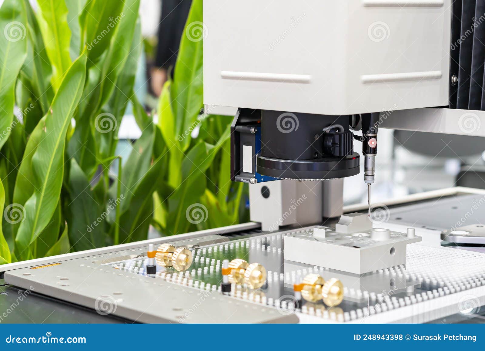 High Technology Precision Video Measuring Machine with Visual Camera ...