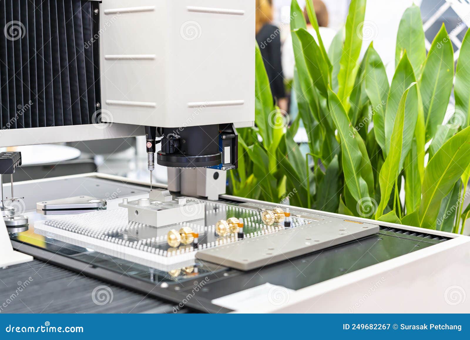 High Technology Precision Video Measuring Machine with Visual Camera ...