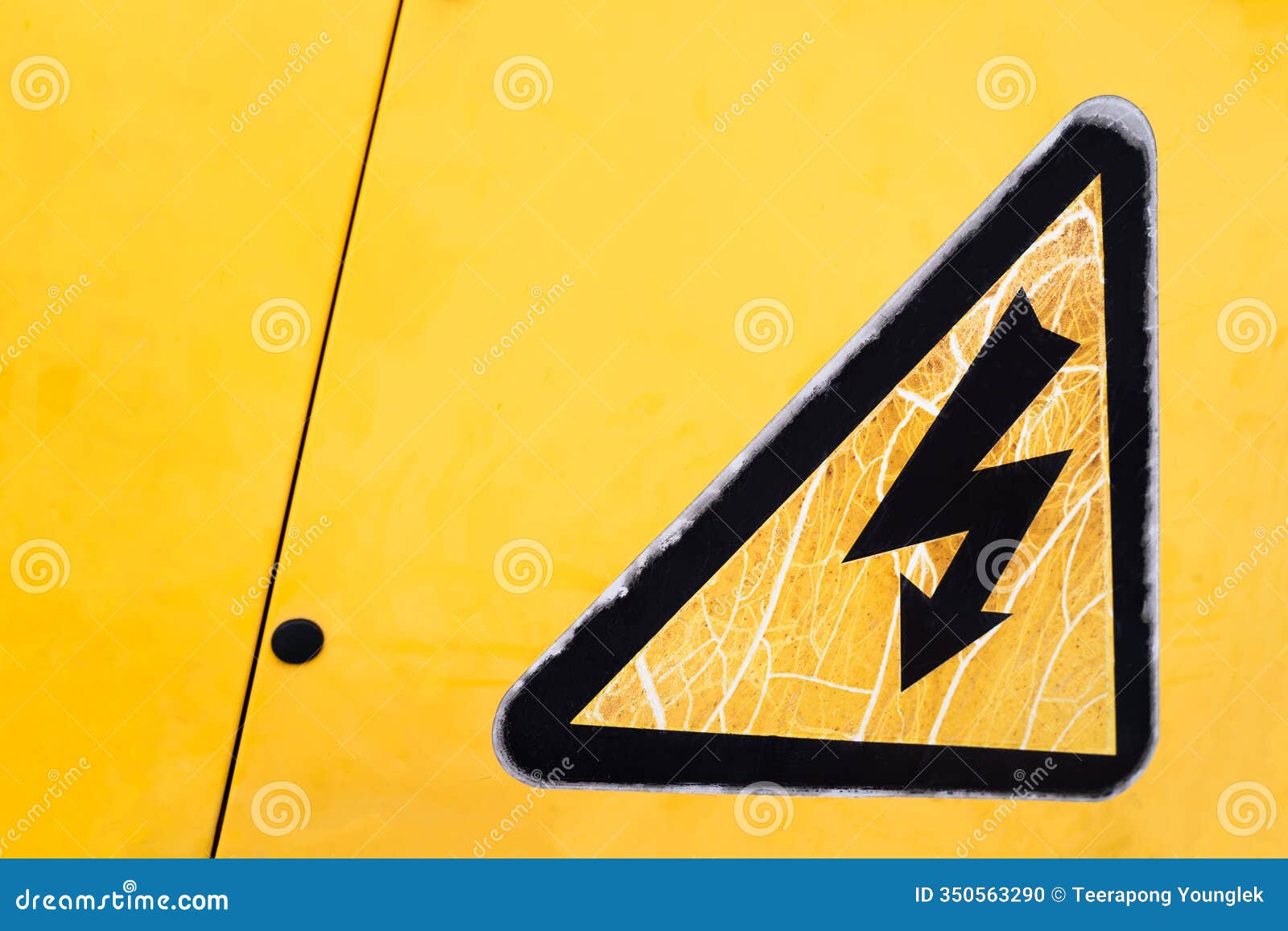 High Voltage Signs on Metal Surfaces, Warning Signs of Electric Shock ...