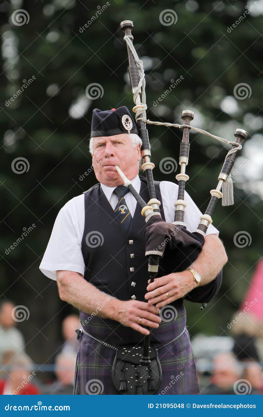 Highland Games Piper in Scotland Editorial Stock Photo - Image of kilt ...