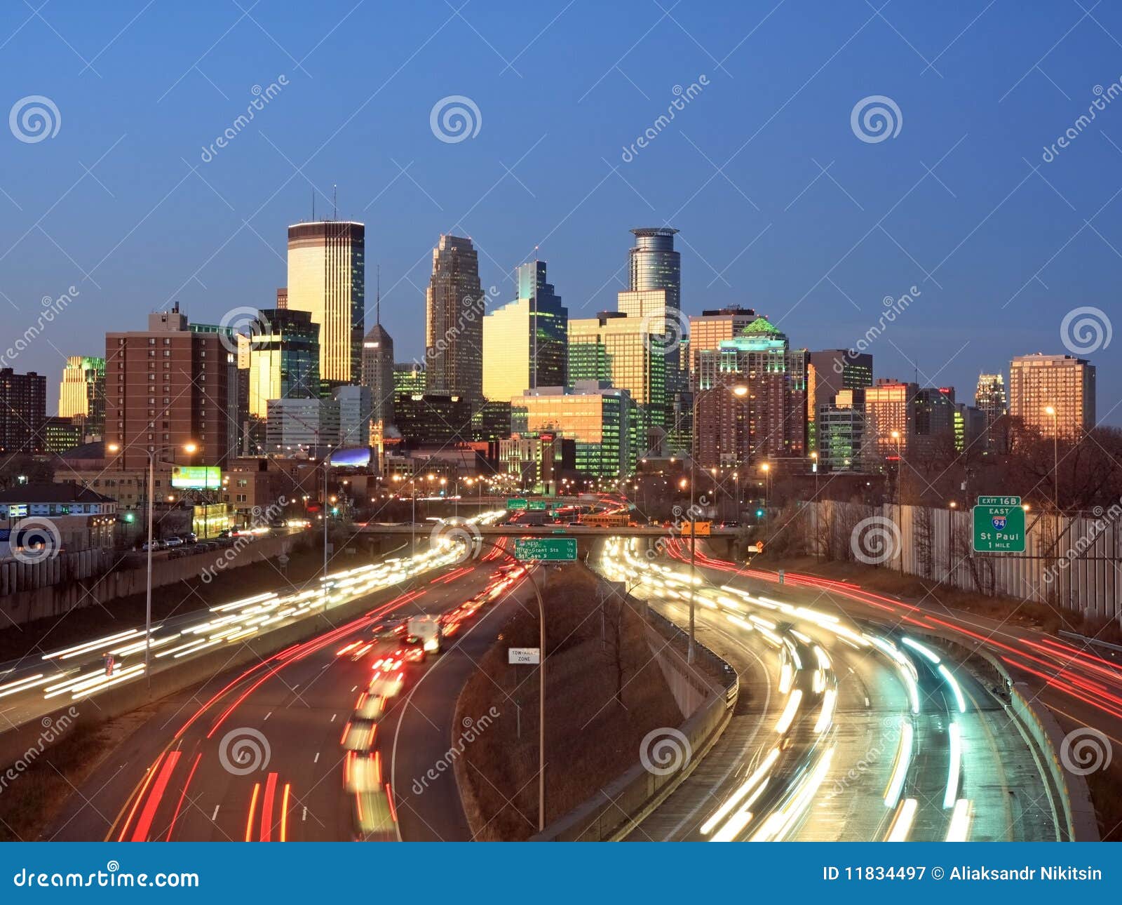 Highway 35w with Traffic in Minneapolis Stock Image - Image of outdoor ...