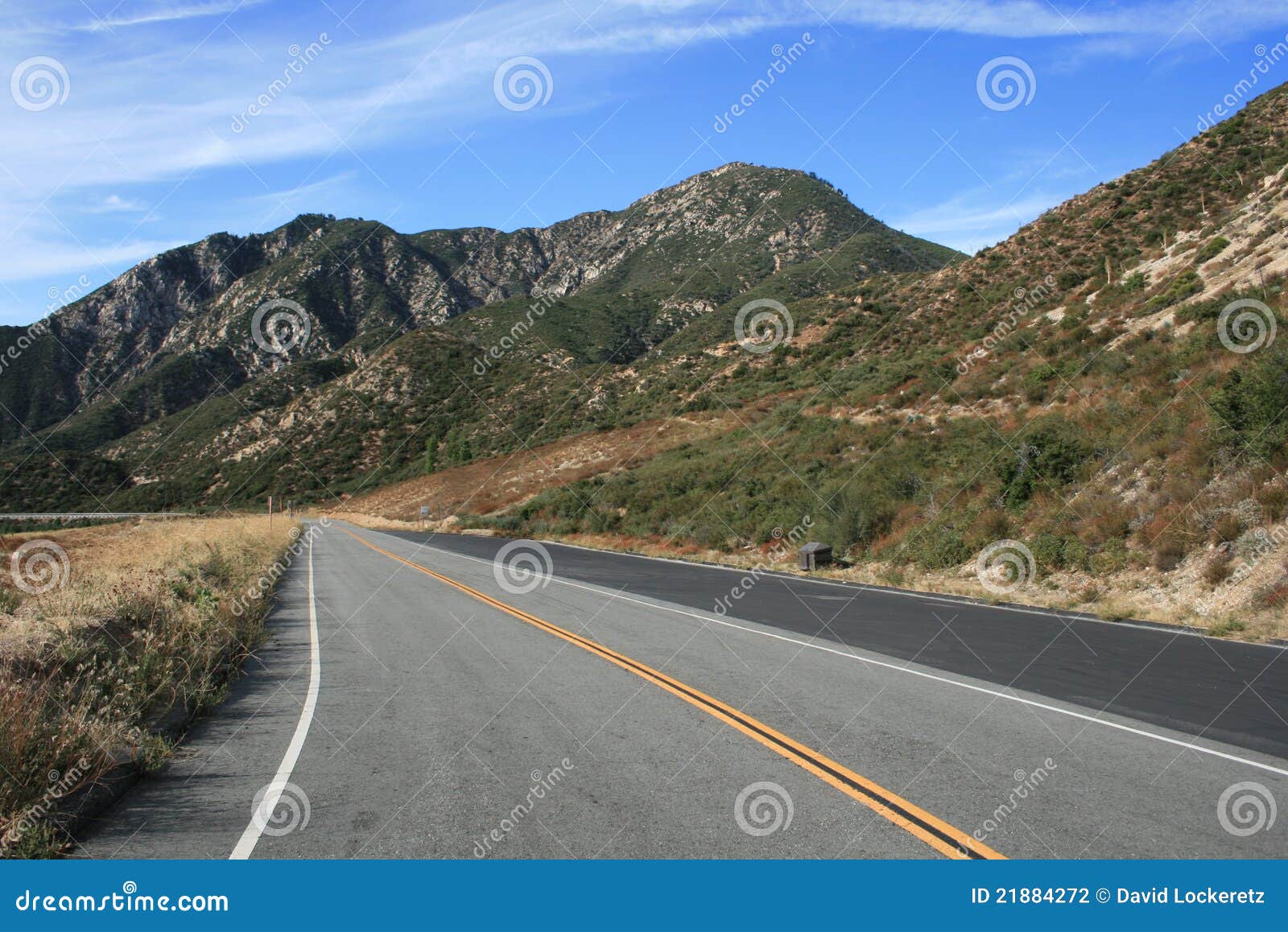 Highway 39 at Smith Mountain Stock Photo - Image of park, stripes: 21884272