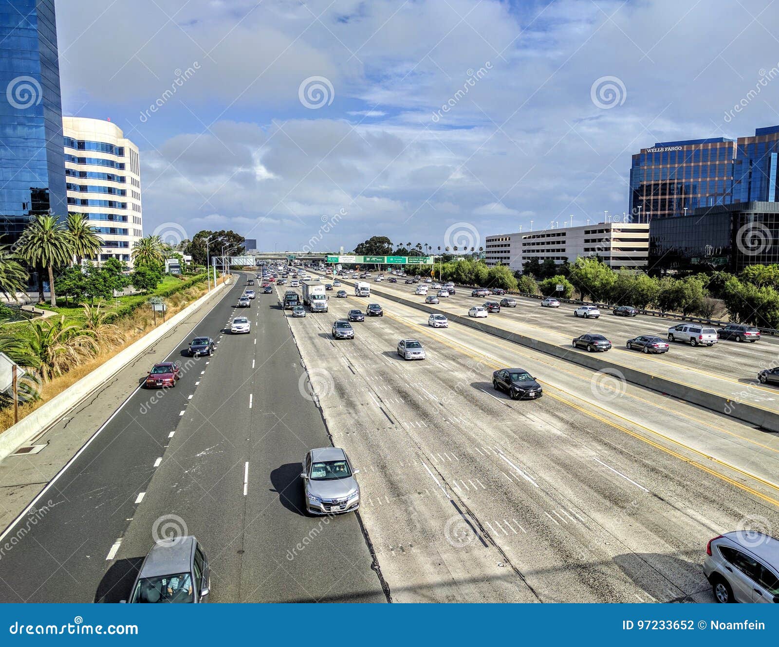 Highway 405 in California editorial photography. Image of cars - 97233652
